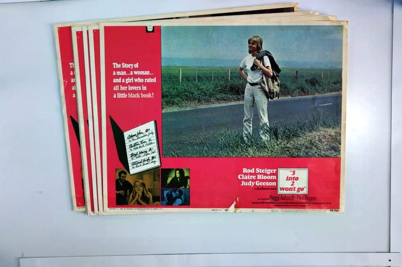 ORIGINAL LOBBY CARDS - 3 INTO 2 WON'T GO - 1969 - set of 8 - Rod ...